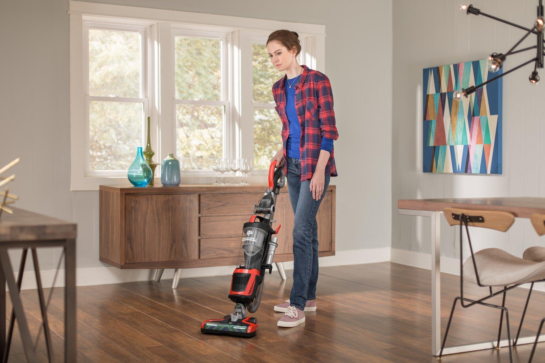 Dirt Devil Razor Vac Bagless Multi Floor Corded Upright Vacuum Cleaner ...